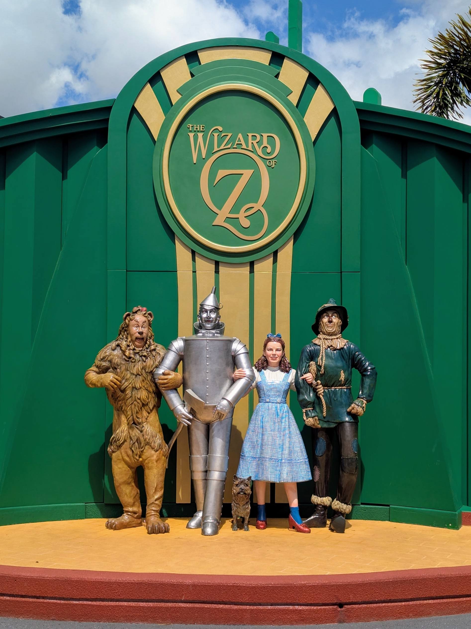 The Wizard of Oz arrives at Movie World | Reviews | Theme Parks AU